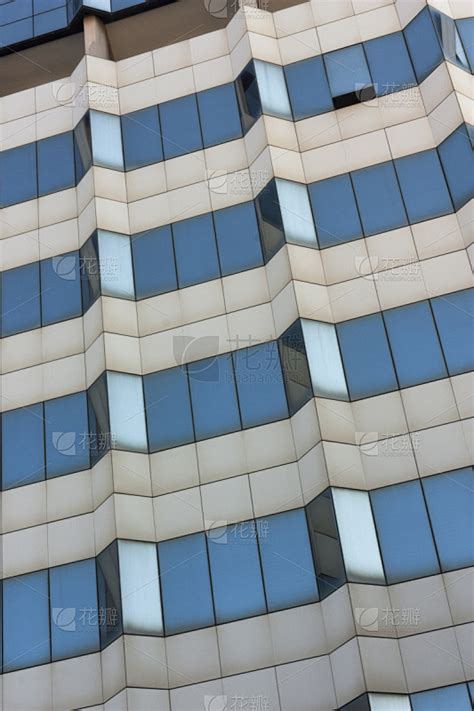 现代 外立面 建筑外部 垂直画幅 窗户 形状 建筑 无人 房地产 夏天