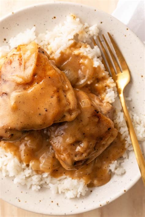 Southern Smothered Chicken Thighs With Gravy And Rice Cooks With Soul