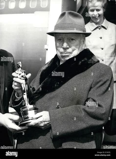 Oscars Flashback 50 Years To 1972 Charlie Chaplin Honored Qtwwm