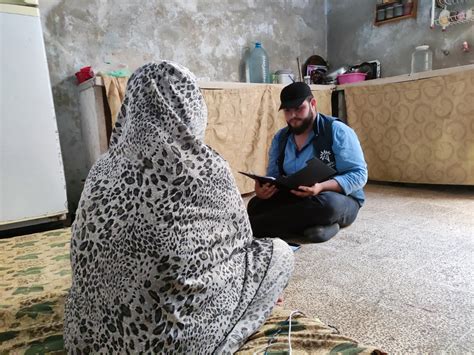 تعيش الخالة برفقة ابنتها في منزل على العظم وبحاجتكم لتكونوا لهم العون