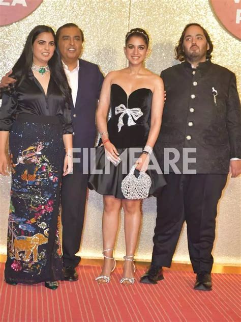 Deepika Padukone Alia Bhatt And Others Arrive In Style At A Star