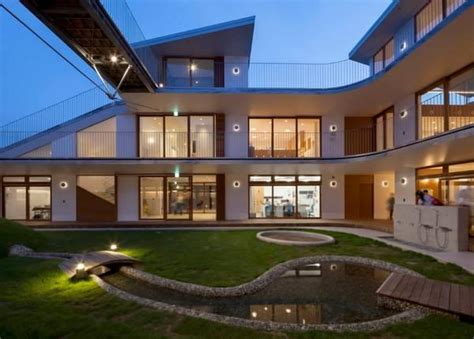 日本裸體幼稚園宣稱回歸大自然不分男女脫光上課 每日頭條