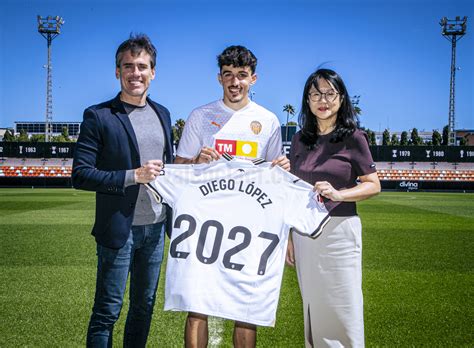 官方：触发1条款，迭戈 洛佩斯与瓦伦西亚续约至2027