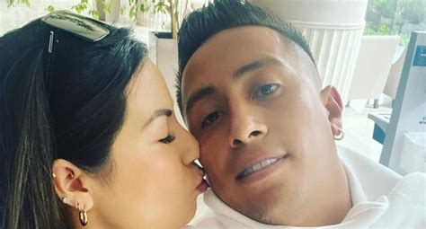 Christian Cueva y su romántico mensaje a Pamela López por un mes más de matrimonio Selección