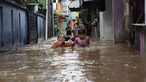 Fakta Fakta Banjir Di Jakarta Akibat Cuaca Ekstrem Dan Luapan Ciliwung