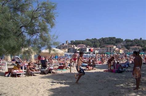 Elba Fotografa Bambini Nudi In Spiaggia Denunciato Un Uomo Di Anni