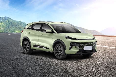 Jac Js6 Phev Vs Toyota Raize Comparison Zigwheels Philippines