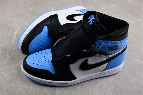Air Jordan High Og Unc Toe Dz