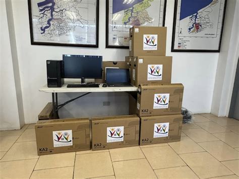 Filipino Indian Group Donates 10 Computers To Region 1 Police To Mark Womens Month Manila