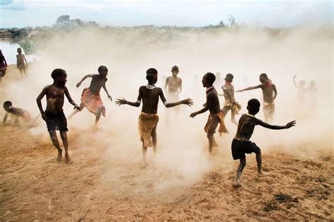 Descubra 15 brincadeiras africanas para as aulas de educação
