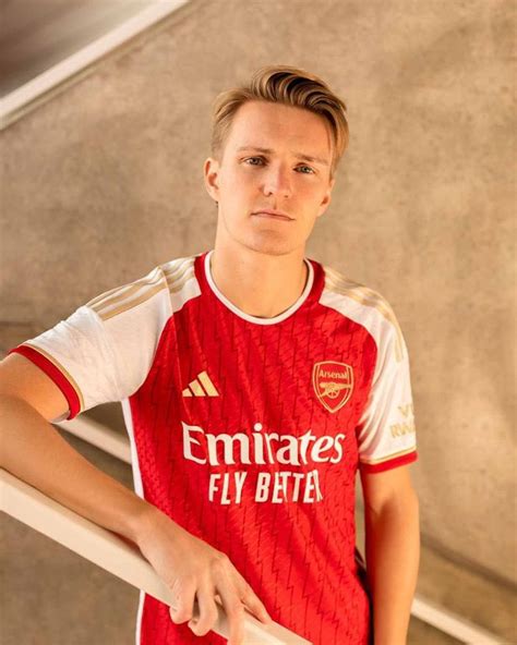 FOOT FR on Twitter Adidas dévoile le nouveau maillot domicile d