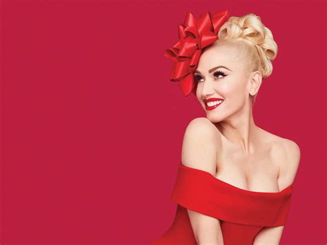 You Make It Feel Like Christmas More A Love Letter To Gwen Stefanis