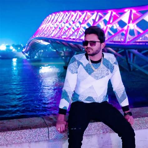 Riyaz Shaikh Surti6881 • Threads Say More