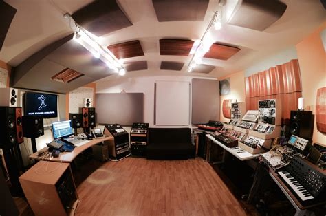 Studio Interviews More Accurate Consultants
