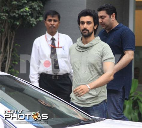 All Is Well Hrithik Roshan Leaves Hospital