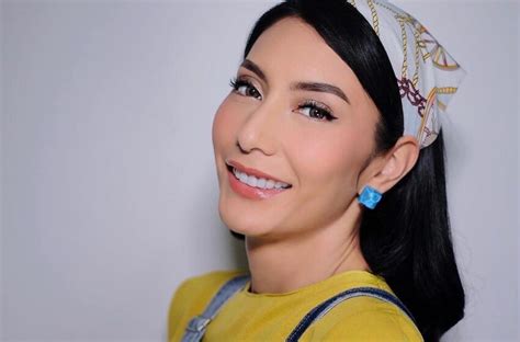 Tyas Mirasih Bagikan Tips Agar Wajah Awet Muda Berita Seleb Lifestyle