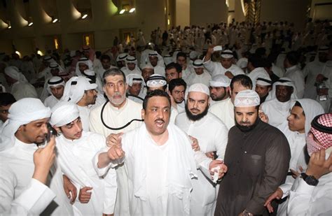 أحكام بالسجن لسنوات بحق عشرات النواب والنشطاء بالكويت