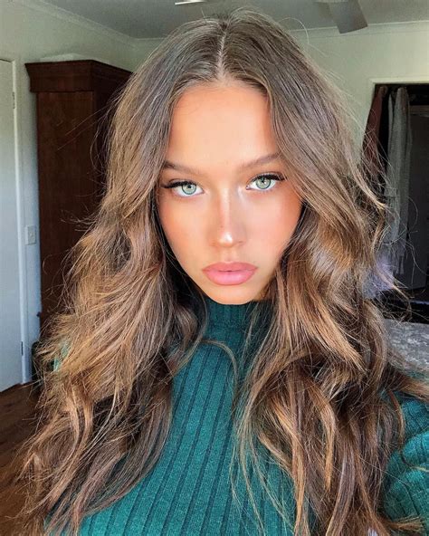 Isabelle Mathers On Instagram Cucumber Eyes 🥒 Lol Surf Hair Hair Styles Hair Looks