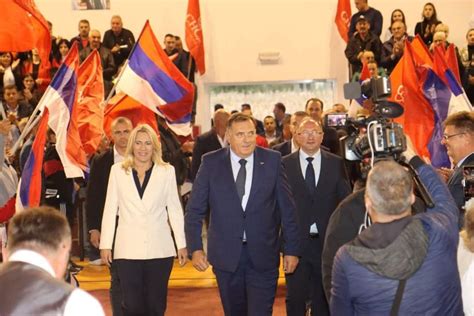 Додик Српској потребан снажан лидер да одговори изазовима времена СНСД