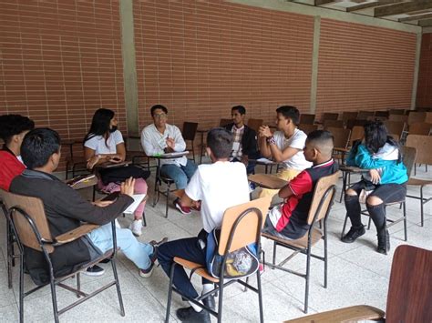 Jóvenes Se Reencuentran Por La Democracia