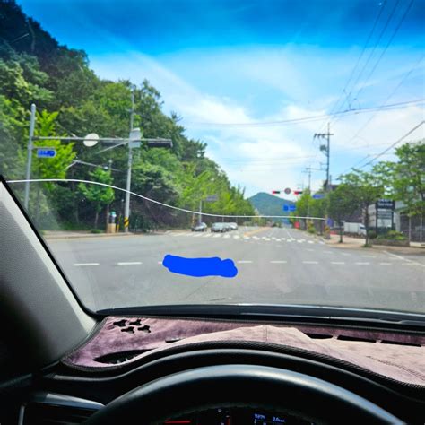 주행중 갑자기 충격없이 차 앞유리 금이 갔어요 지식in