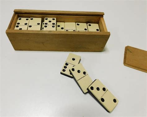Spielzeug Altes Domino Spiel Holzbox Kaufen Auf Ricardo