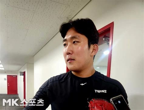 “자신감 있게 던지지 않을까” 2차전 선발 중책 맡게 된 손주영 호투로 Lg에 Po 첫 승 안길까 Mk Po2