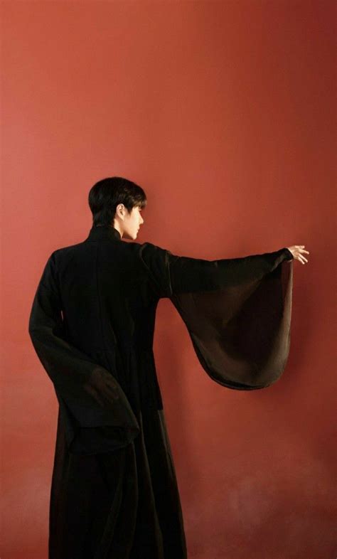 Пин от пользователя 赵丽颖💛 на доске Wang Yibo Красивые мужчины