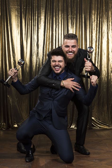 Foto Acidente Zé Neto fez o cantor sertanejo passar por uma sutura no braço Purepeople