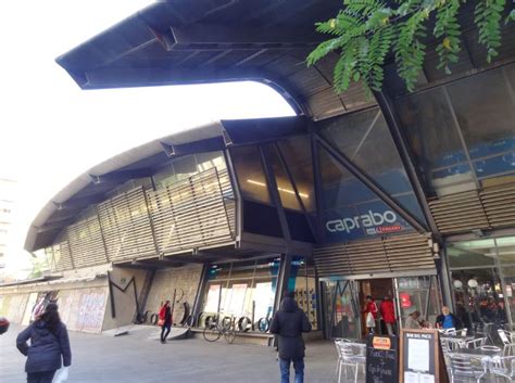 Barcelona 25 El Mercado De La Barceloneta Metrhispanico