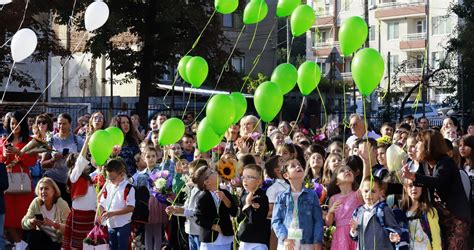 Над 700 000 ученици откриха учебната година