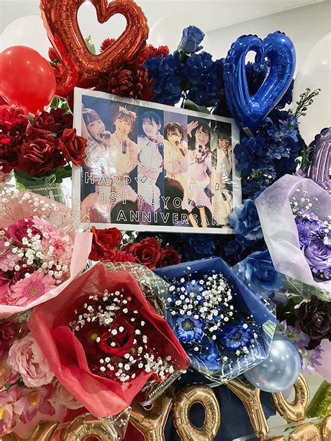 よーよーよー 様の結成1周年記念ライブ公演祝いブーケ組み込み連結フラスタ X フラスタ 楽屋花 はなしごと