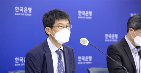 6월 국제수지 설명하는 황상필 경제통계국장
