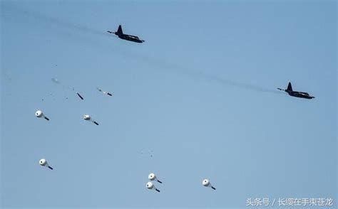 俄軍蘇 25攻擊機轟炸演習上演「天女散花」 每日頭條