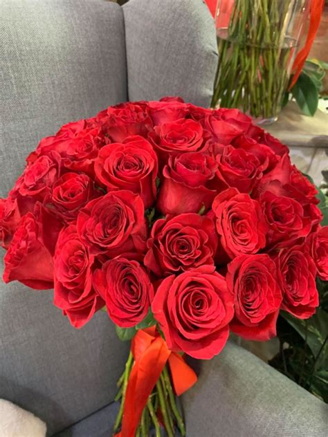 Buchet 35 De Trandafiri Rosii