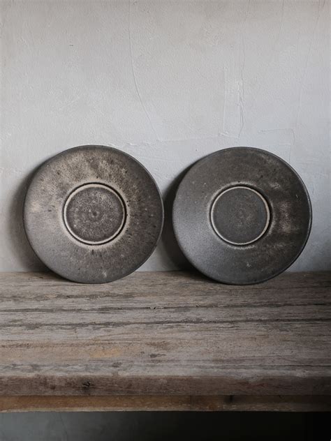 넓은 림 접시 도예당