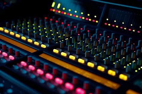 Ultimate Guide To Audio Visual For Small To Medium Performance Venues