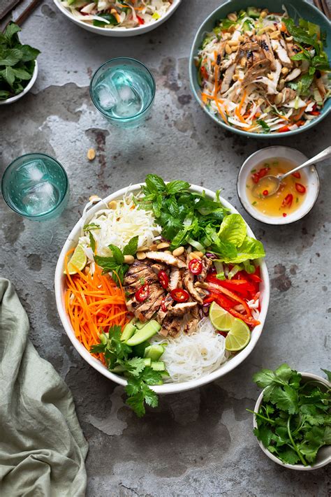 Vietnamese Chicken Bun