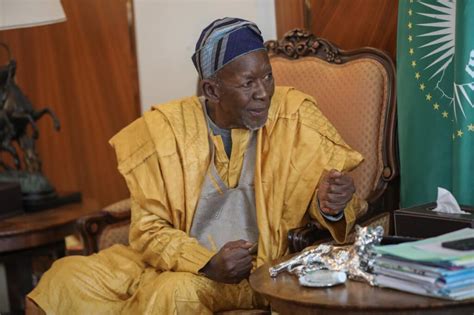 Palais Macky Sall A Reçu Le Khalife De Médina Baye Photos