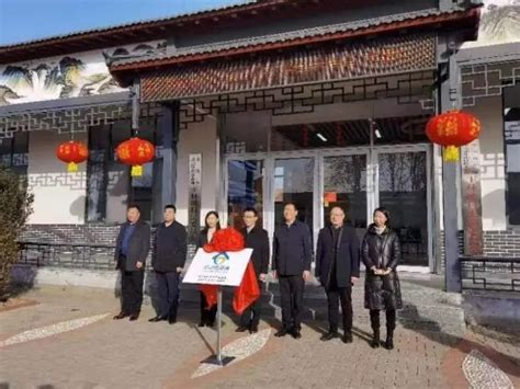 泰山区人民政府 处镇动态 网络中国节·春节｜泰山区：网红村有了“劳动者港湾”