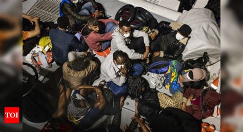 Turkey Detains Nearly 1500 Migrants Near Iranian Border Say Officials