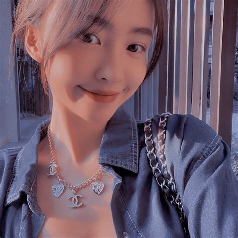 Ghim Của Farah 🎭 Trên Other Girls Trong 2022