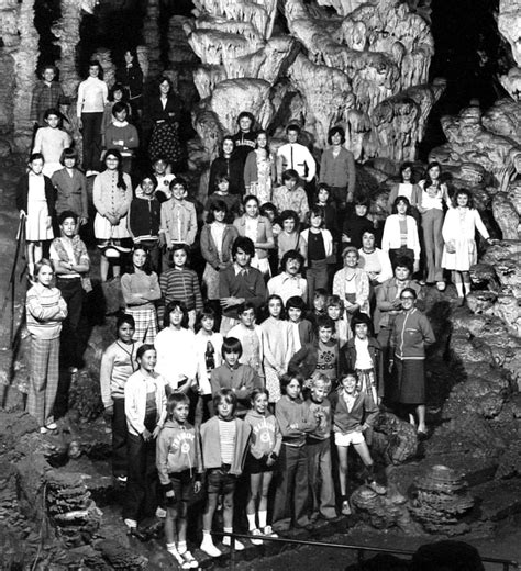 Photo De Classe Cm2 Classe De M Marque De 1975 Ecole Victor Hugo