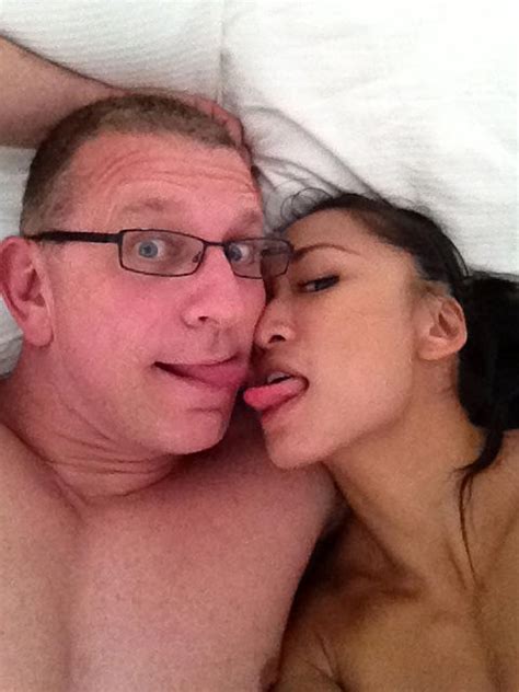 Gail Kim Nude Leaked Pics With Robert Irvine And Cellphone Porn