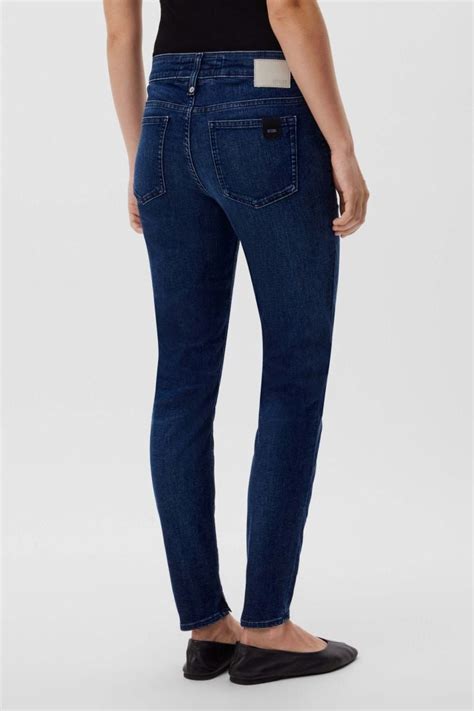 Super Stretch Skinny Jeans