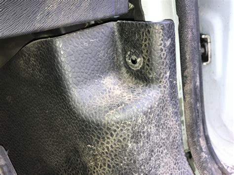 What Part Do I Need To Reattach This Floor Lining In My Renault Kangoo