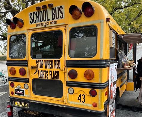 Toridex アメリカンスクールバス キッチンカー🚌 さすがアメリカンスクールバス 注目度は抜群です！ 取手店にスクールバス在庫ござい