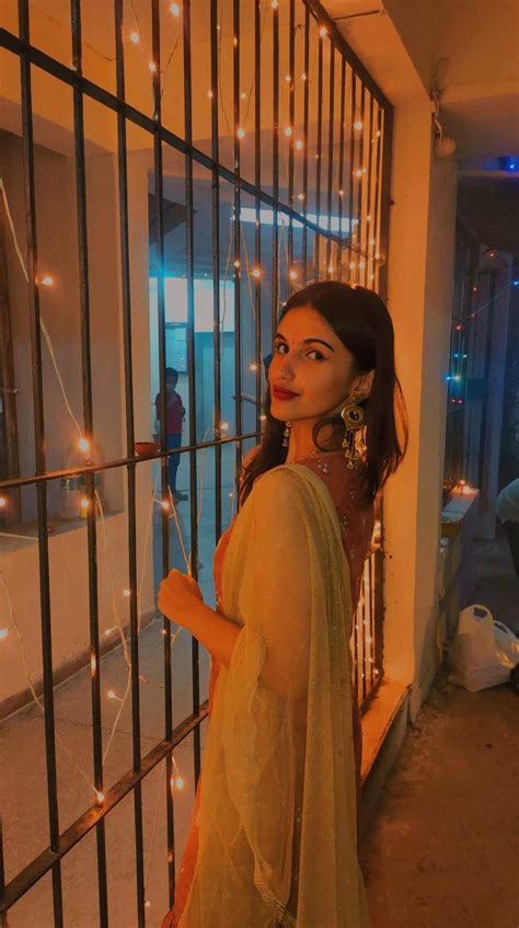Shreya Dubey Meaww Author
