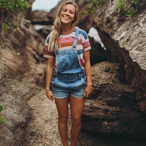 Britnee Kent On Instagram “every Halloween I Pretend I Like Scary
