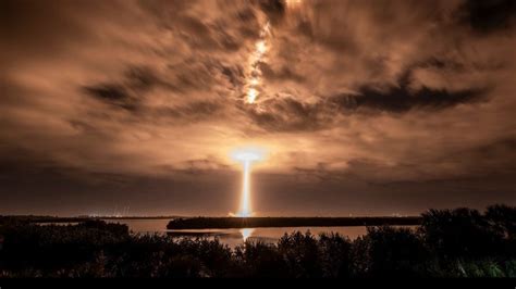Ingin Pecahkan Rekor Spacex Berhasil Luncurkan 54 Roket Dalam Lima Bulan